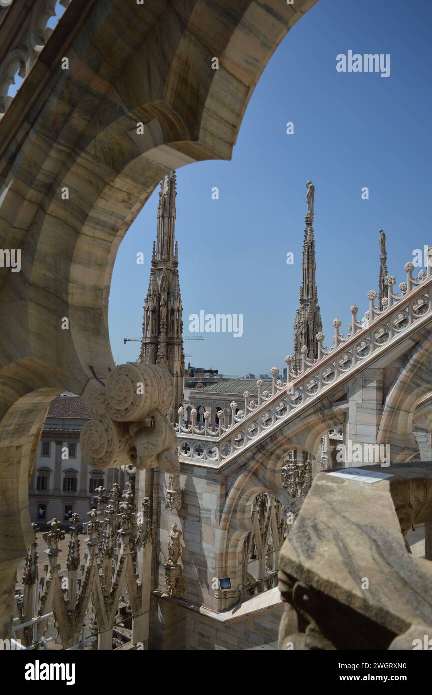 Catedral duomo di milano hi-res stock photography and images - Alamy