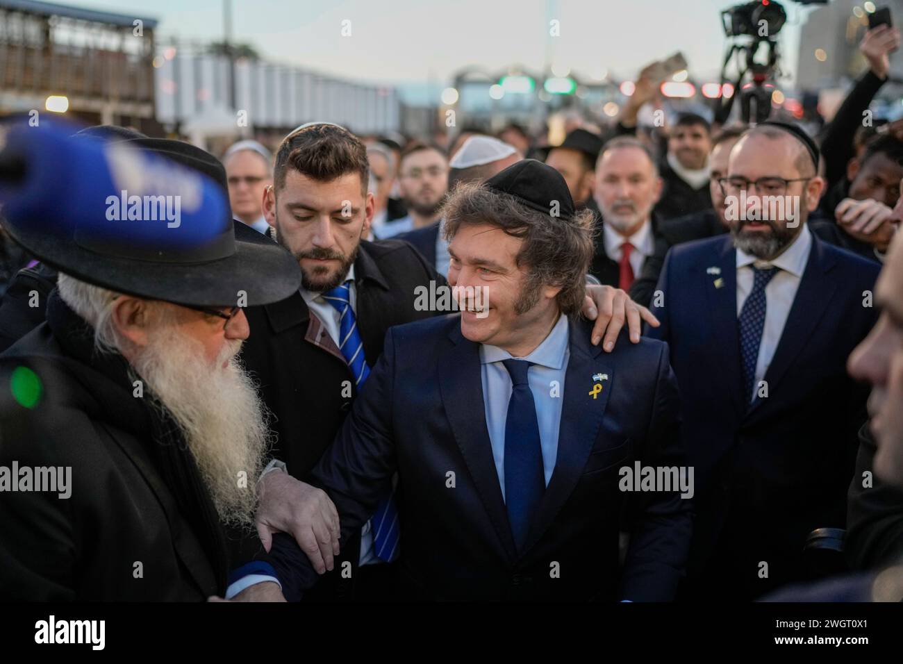 Argentine President Javier Milei visits the Western Wall, the holiest ...