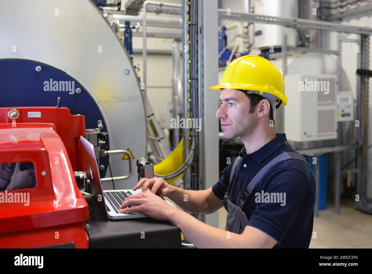 Technology in the workplace hi-res stock photography and images - Alamy