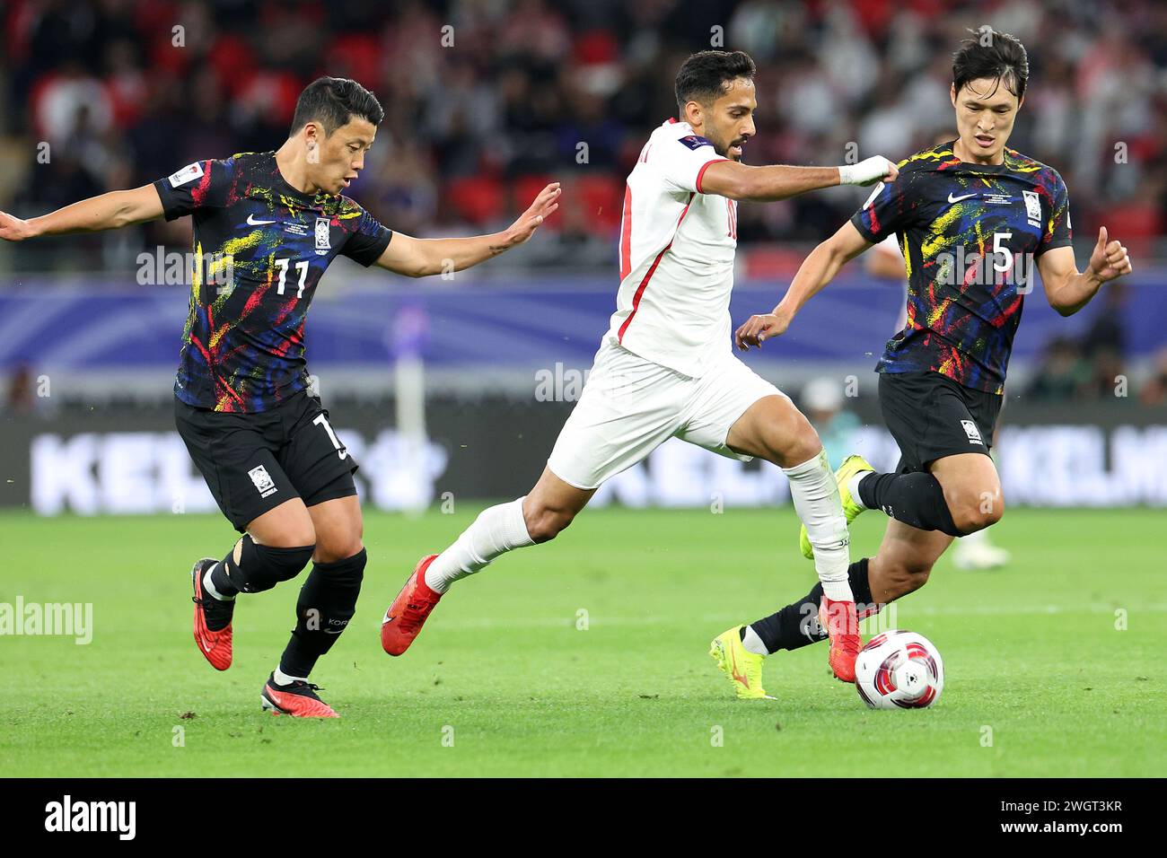 Al Rayyan, Qatar. 6th Feb, 2024. Mousa Altamari (C) of Jordan competes ...