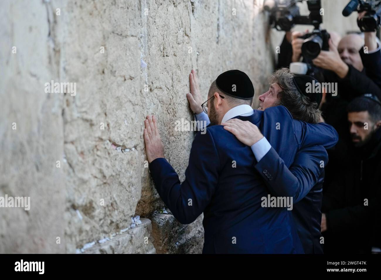Argentine President Javier Milei hugs with Argentine Sephardic Orthodox ...
