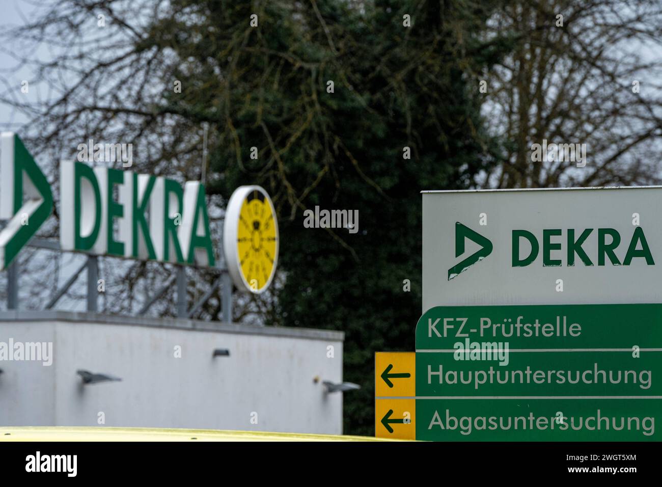 DEKRA Prüfstelle Außenwerbung 06.02.2024, Limburg: Symbolfoto ...