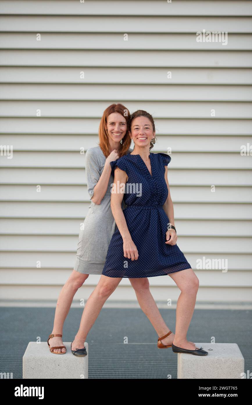 Portrait two women milano hi-res stock photography and images - Alamy