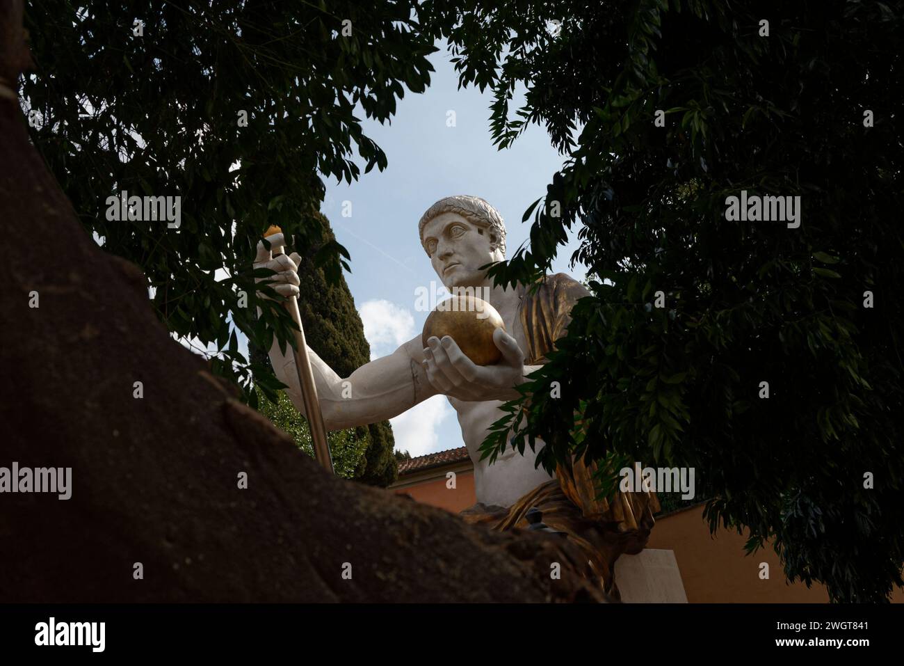 The colossal statue of Constantine, dating back to the 4th century AD ...