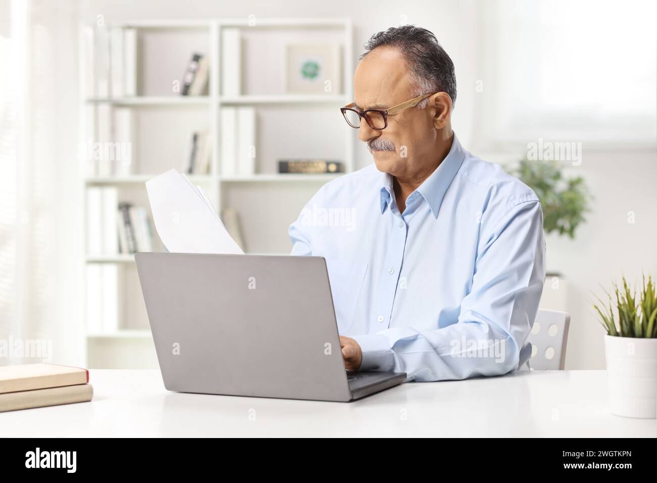 Elderly white male office computer hi-res stock photography and images ...