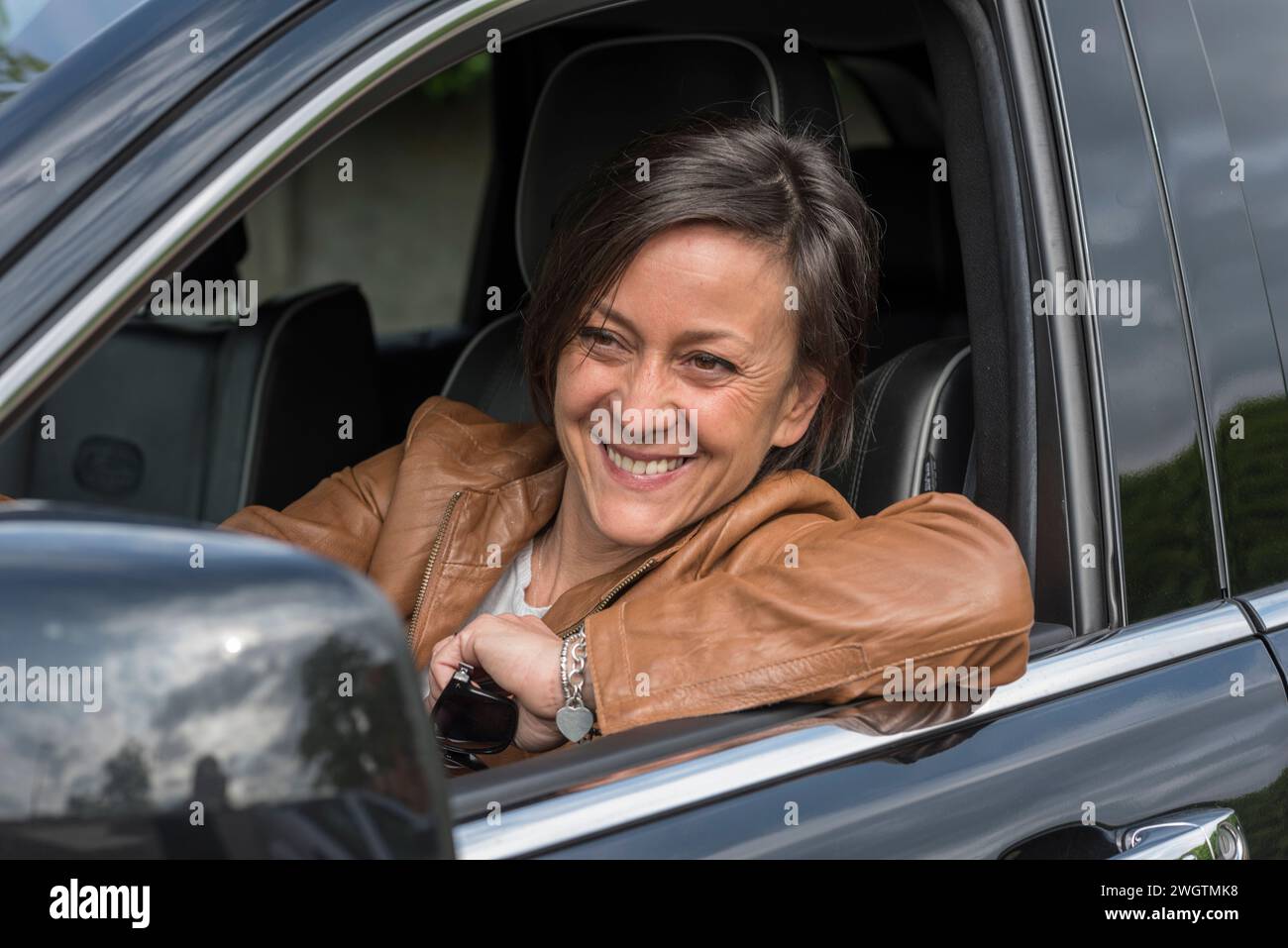 Woman outdoors, Milano, Italy Stock Photo - Alamy