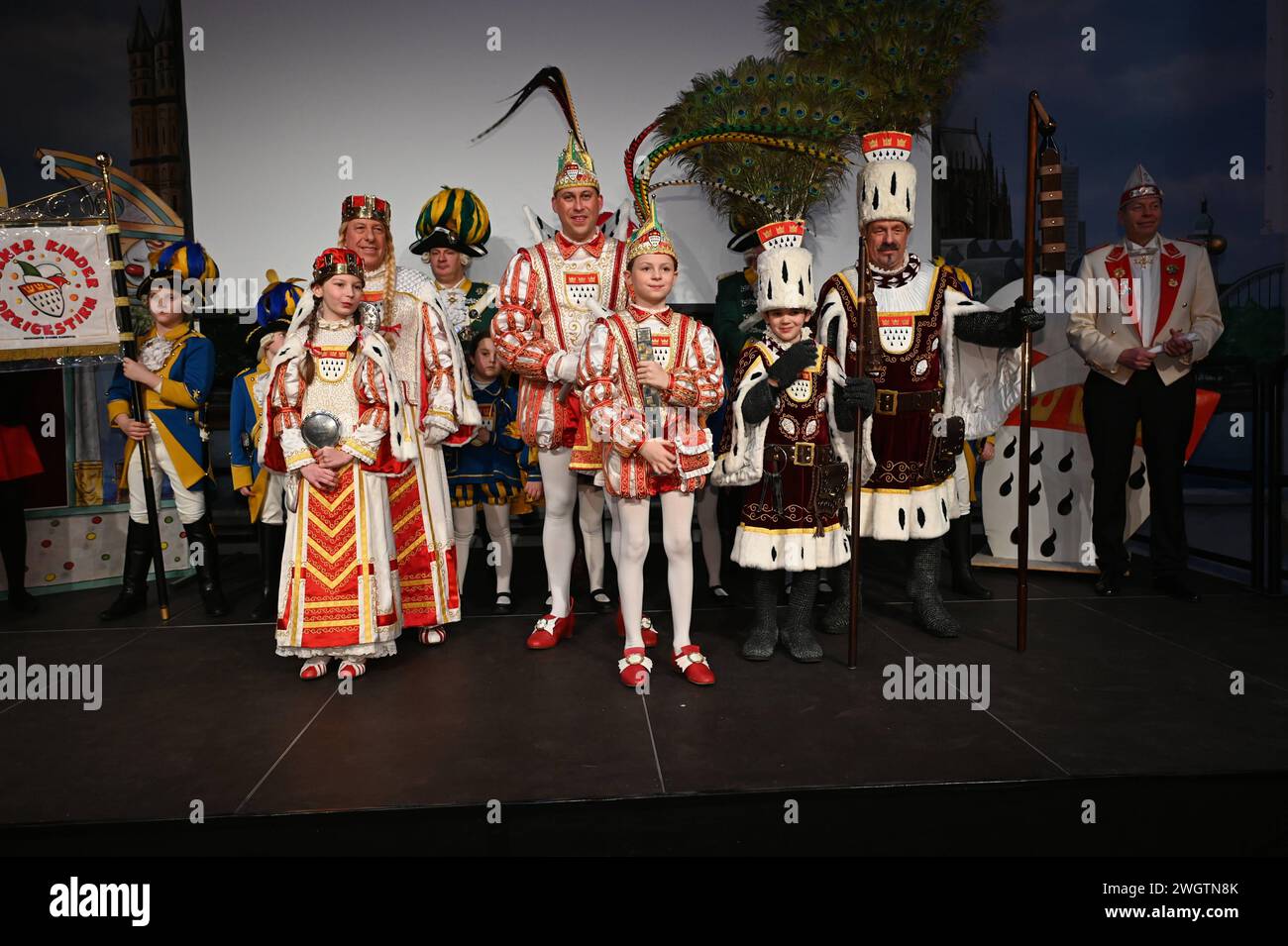 Das Kölner Karneval Dreigestirn für die Karnevalsession 2024. l-r ...