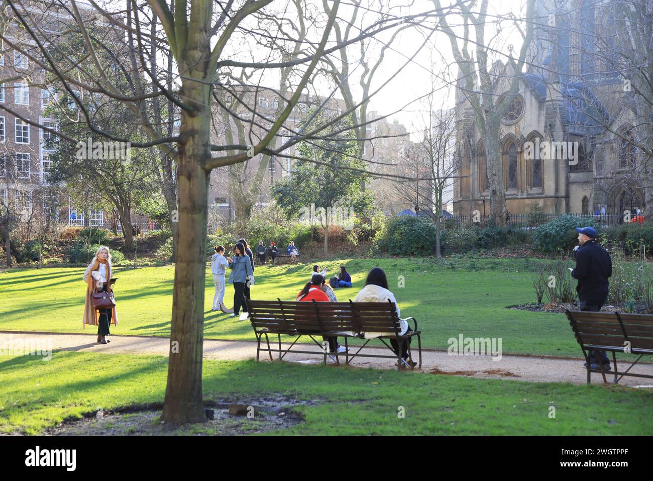 Winter sunshine on Gordon Square, a public park in Bloomsbury, London ...