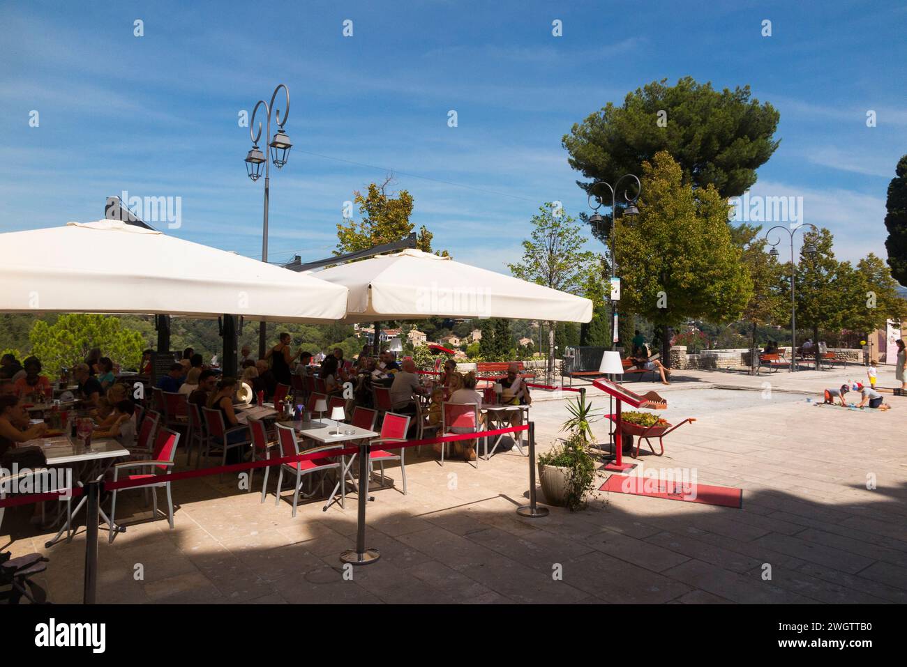 Sun Terrace & restaurant table sun shade umbrella for customers and ...
