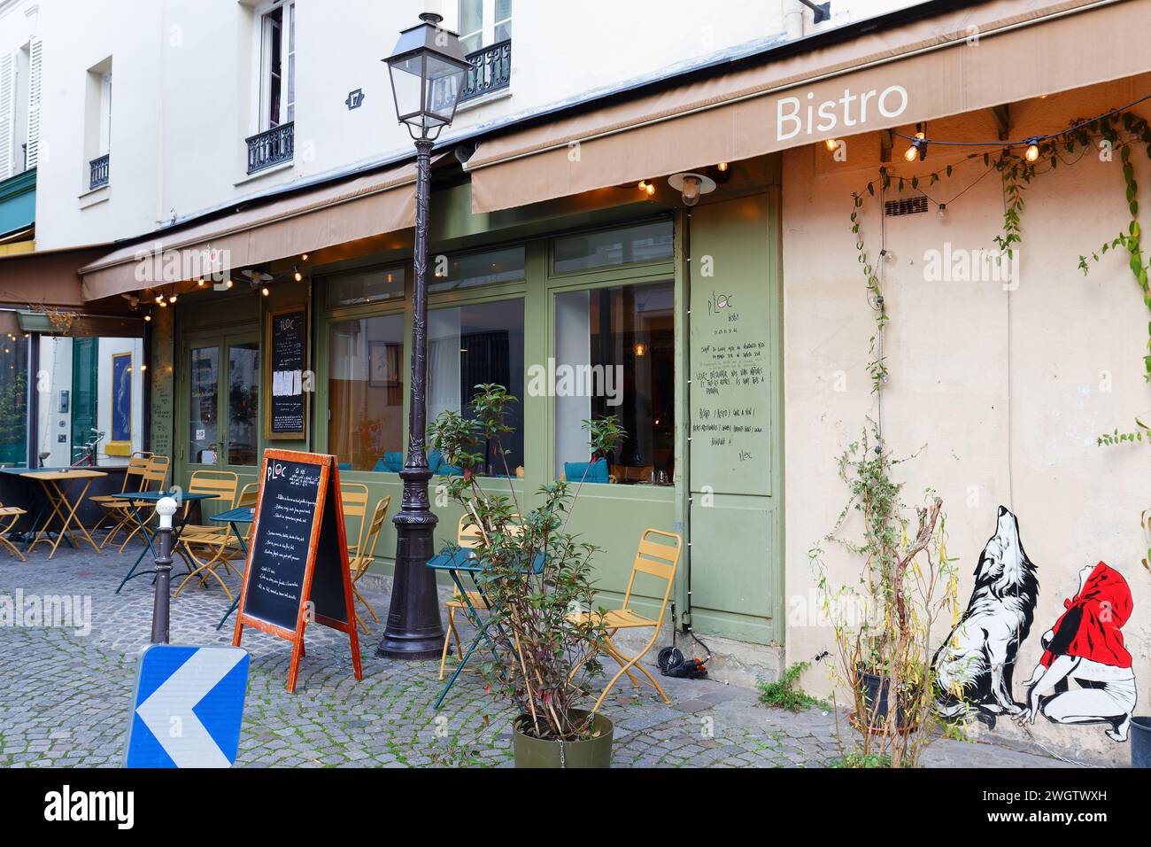 Ploc is traditional French bistro located in 20th district of Paris ...