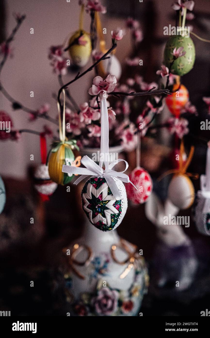 Eggs temple hi-res stock photography and images - Alamy