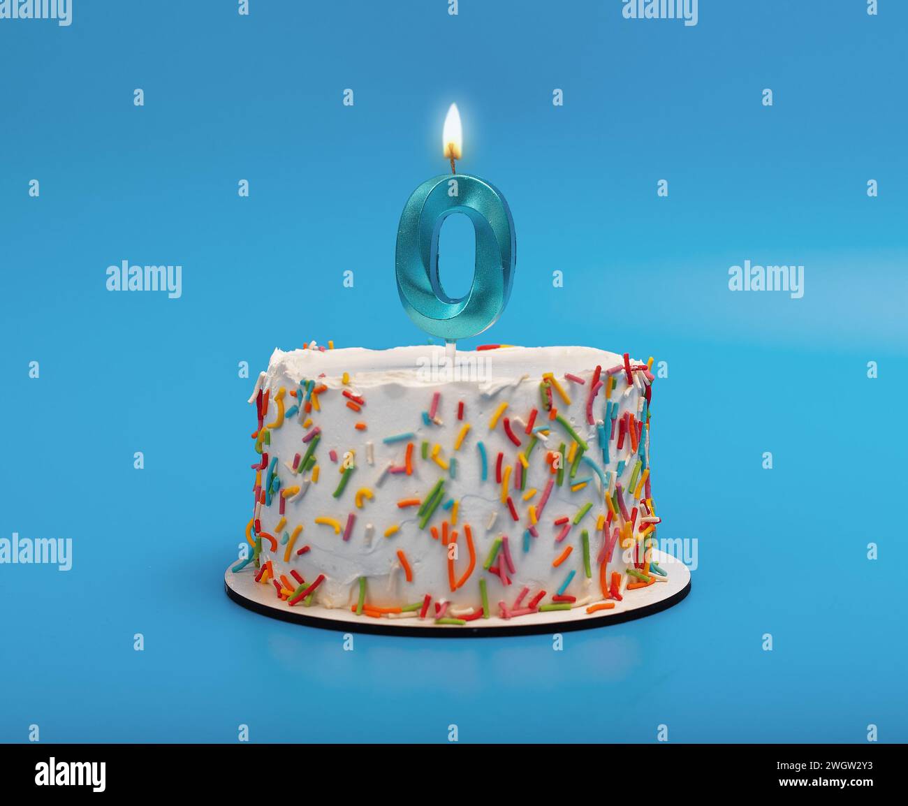 Birthday bento cake. Zero, 0 birth wax candle Stock Photo - Alamy