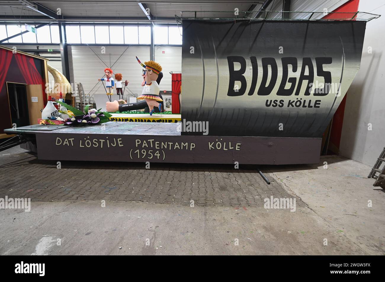 Cologne, Germany. 06th Feb, 2024. A biogas-themed float from Cologne ...