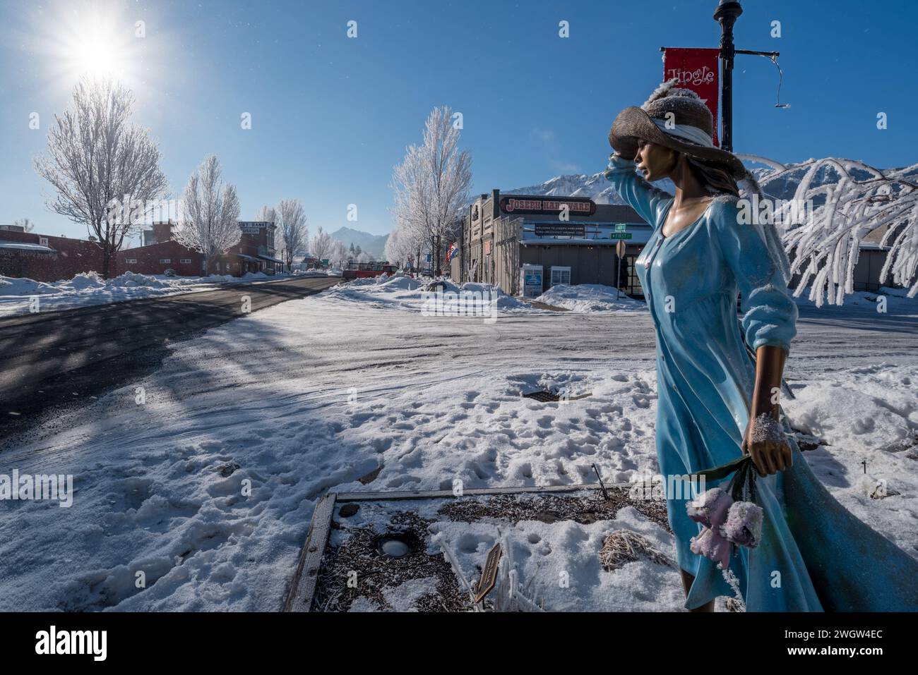 "The Garden Walk" bronze sculpture, by Ramon Parmenter, in downtown ...