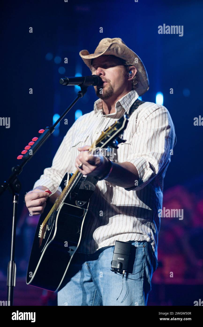 Toby keith concert hi-res stock photography and images - Alamy