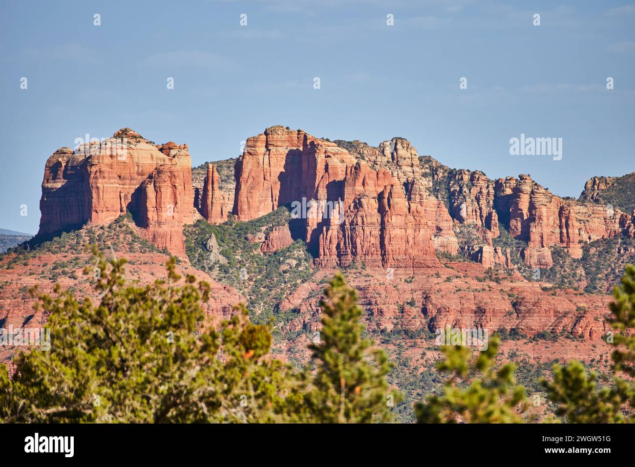 Towering cliffs frame hi-res stock photography and images - Alamy