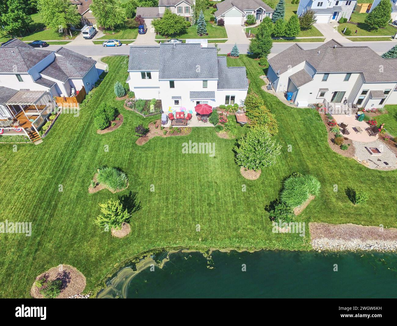 Suburban lawns aerial hi-res stock photography and images - Alamy