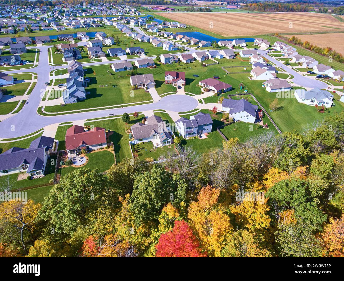 Aerial homes neighborhood hi-res stock photography and images - Alamy