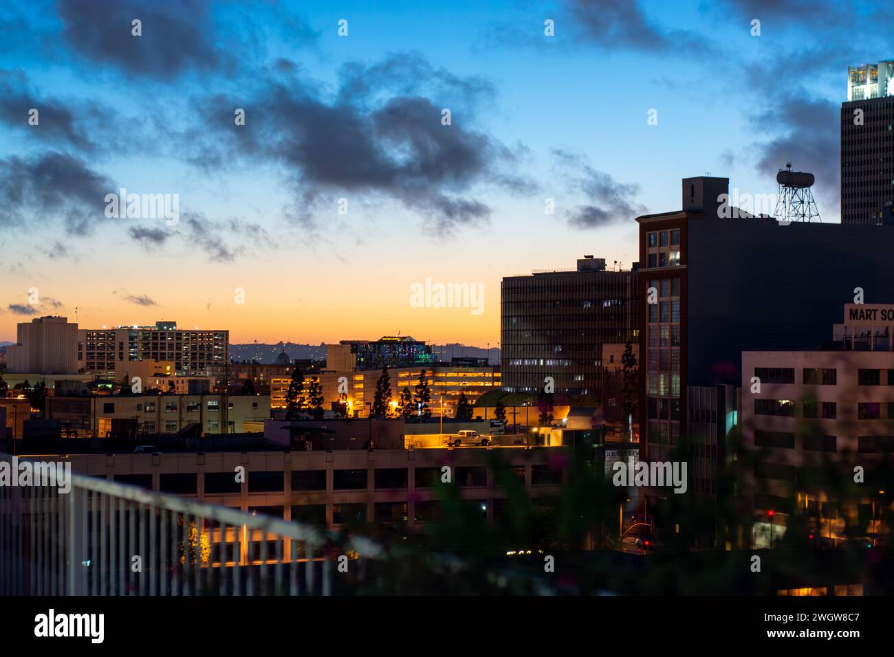 Metropolis with greenery hi-res stock photography and images - Alamy