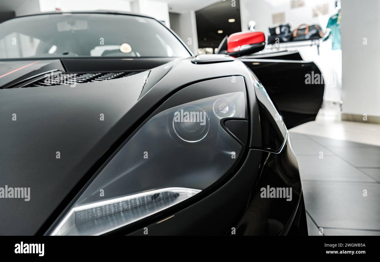 Modern showroom inside hi-res stock photography and images - Alamy