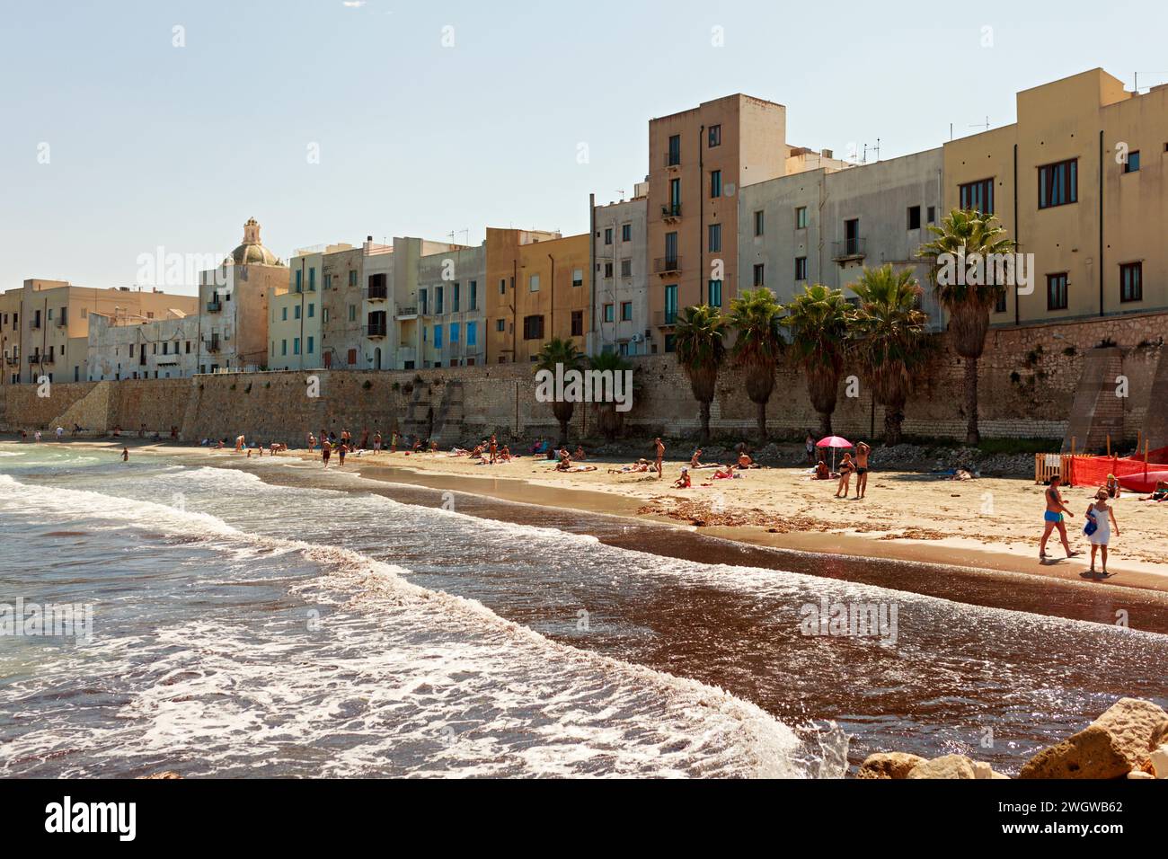 Trapani door hi-res stock photography and images - Alamy