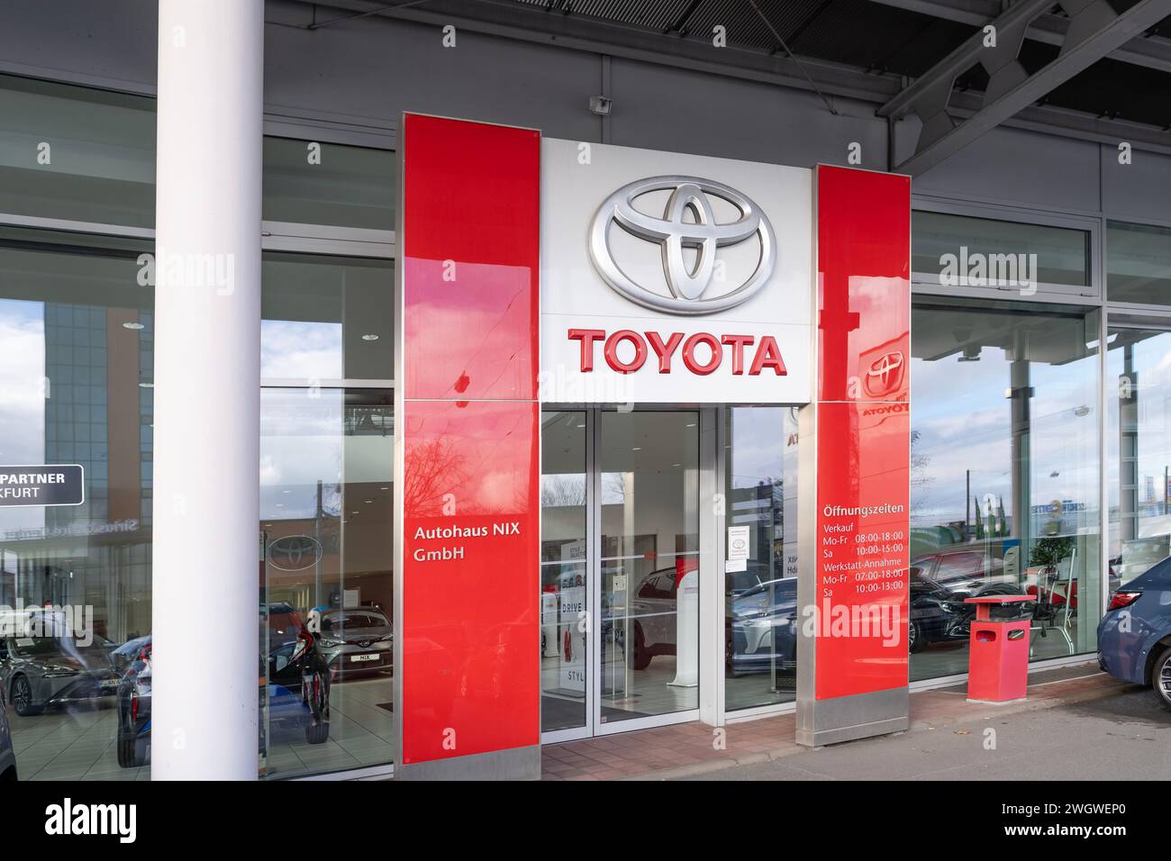 Advertising banners Toyota, car dealership building, Toyota Motor ...