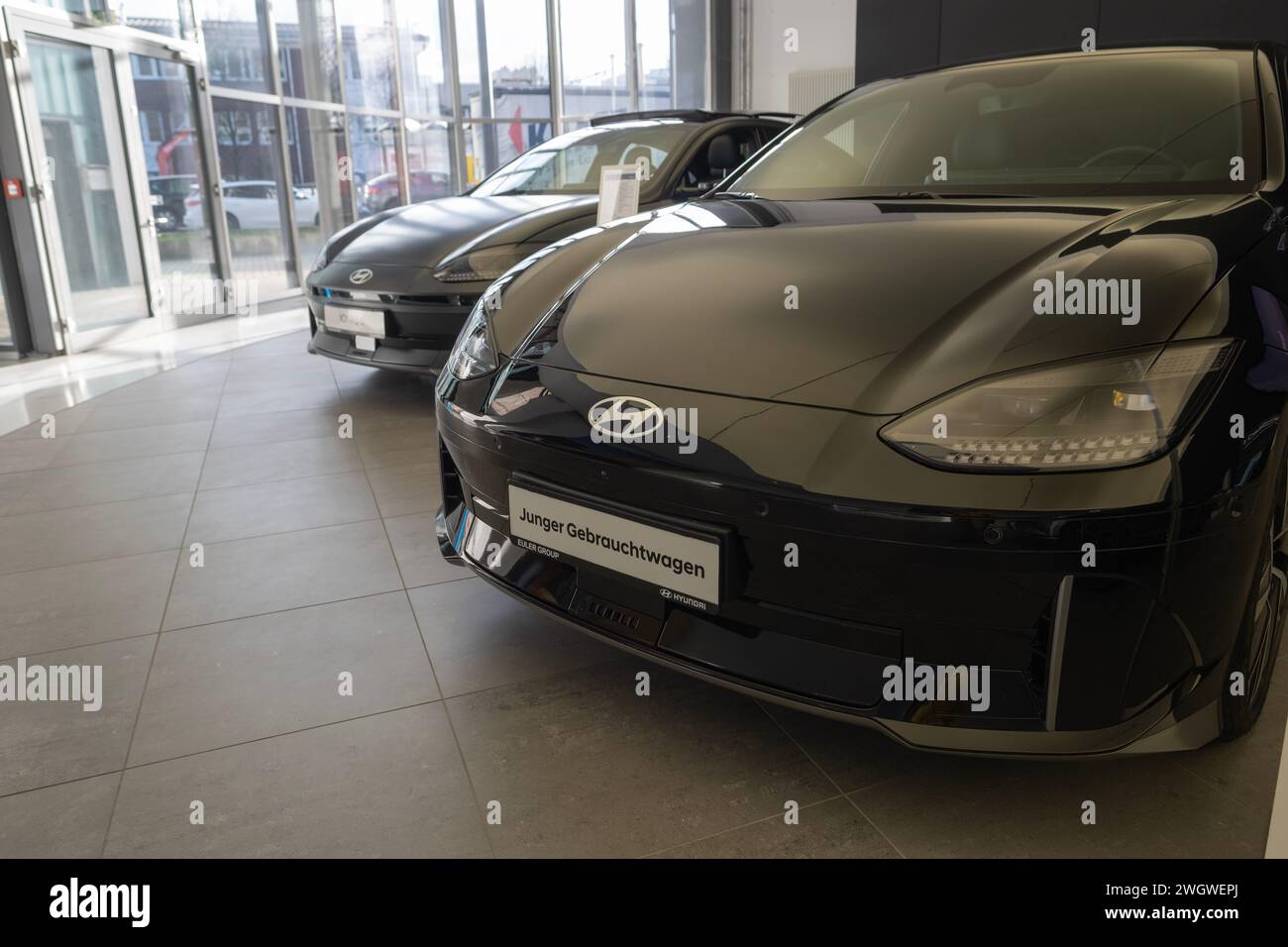 black electric streamliner Hyundai IONIQ 6 Hyundai Motor Company ...