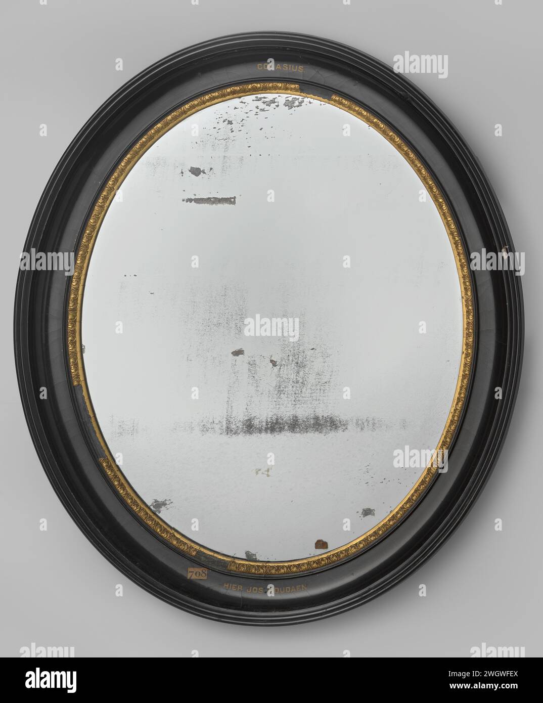 mirror list, c. 1712 - c. 1736 Black, oval frame entertained until ...