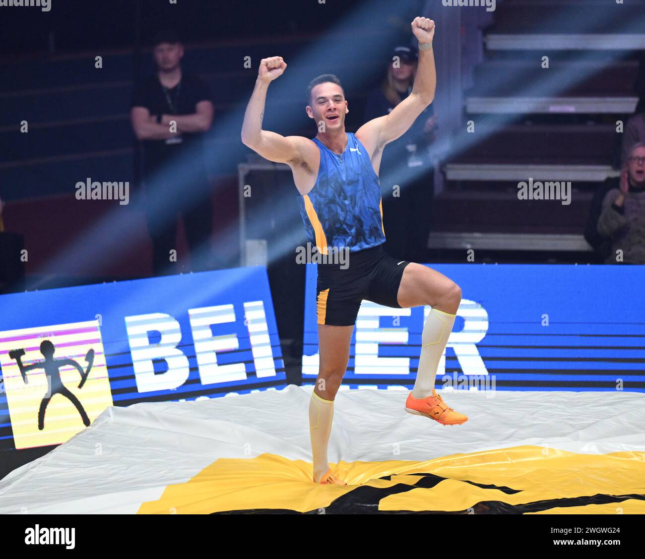 KC Lightfoot of USA in action during the Mondo Classic pole vault gala ...