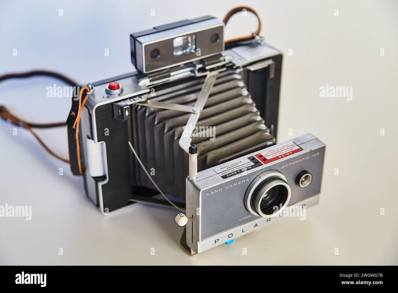 Polaroid land camera hi-res stock photography and images - Alamy