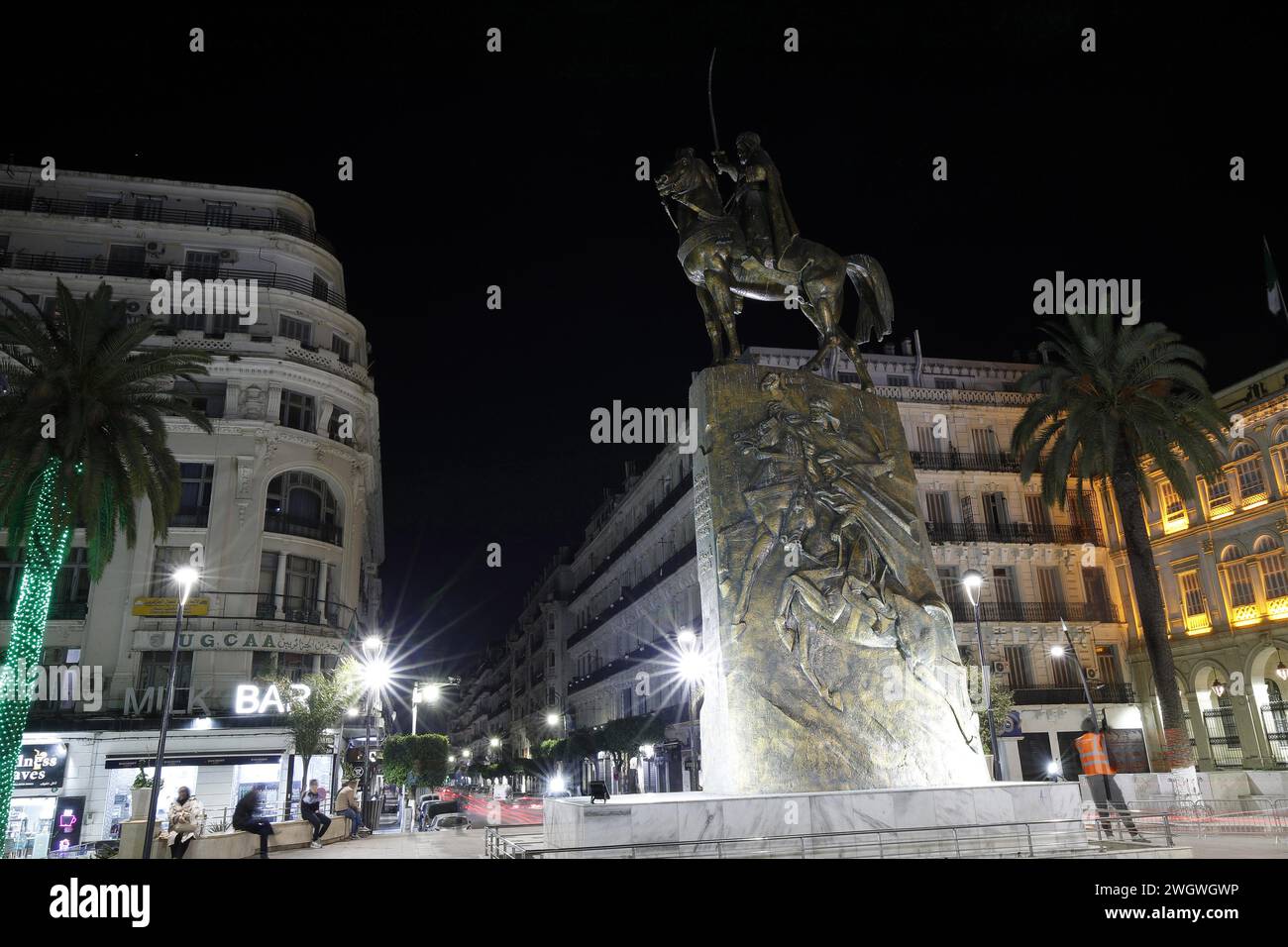© Billel Bensalem/APP/MAXPPP - Cette photo prise le 4 fevrier 2024 montre une vue la nuit place ...