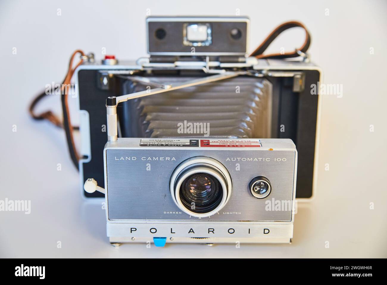 Polaroid land camera hi-res stock photography and images - Alamy