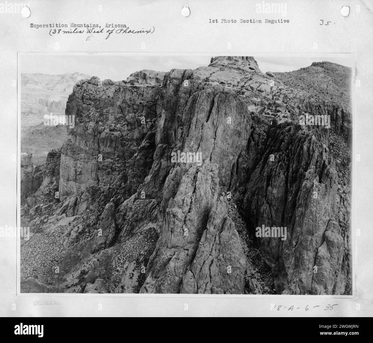 Arizona and superstition mountains Black and White Stock Photos ...