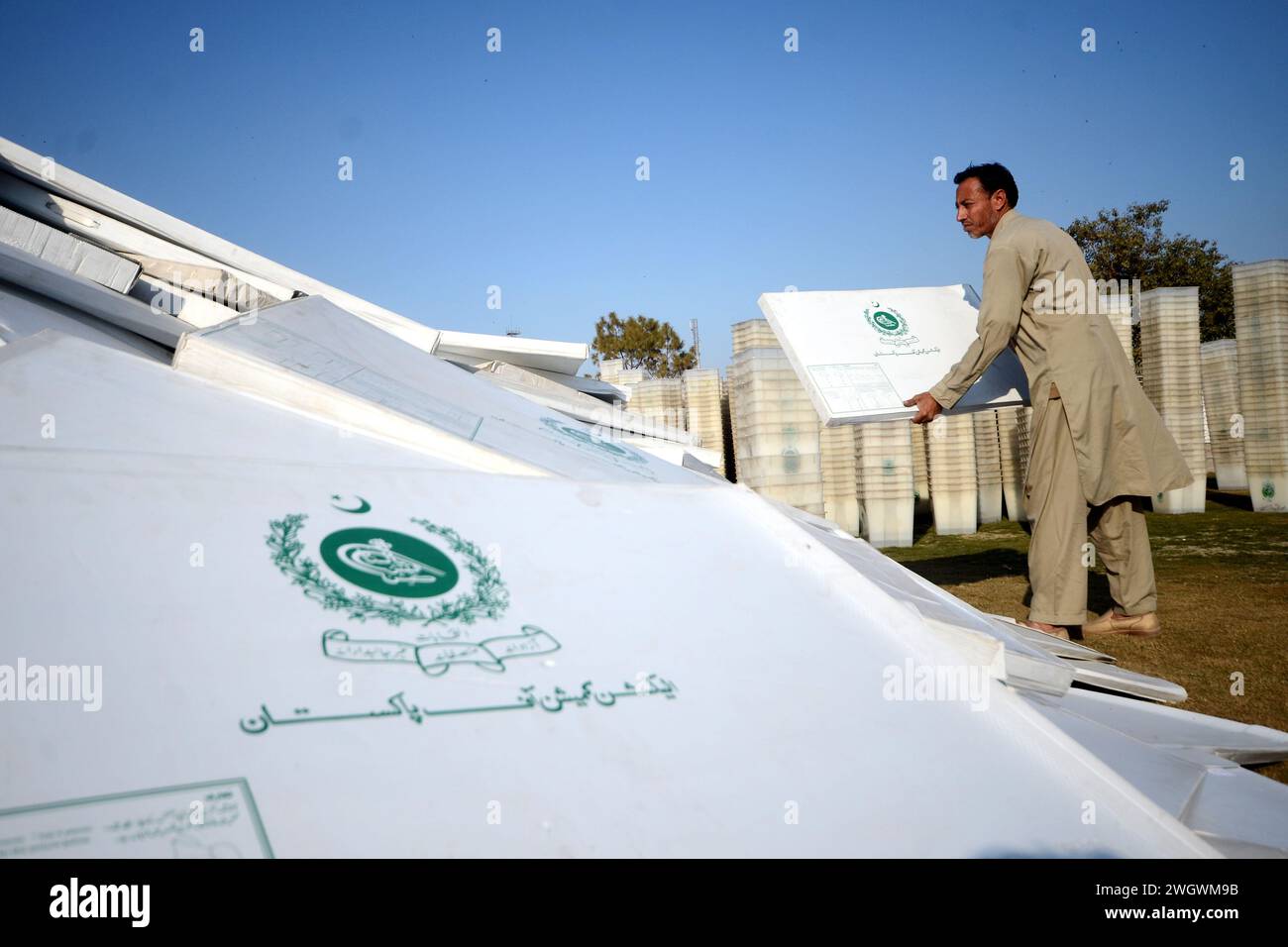 Peshawar, Peshawar, Pakistan. 6th Feb, 2024. Election commission ...