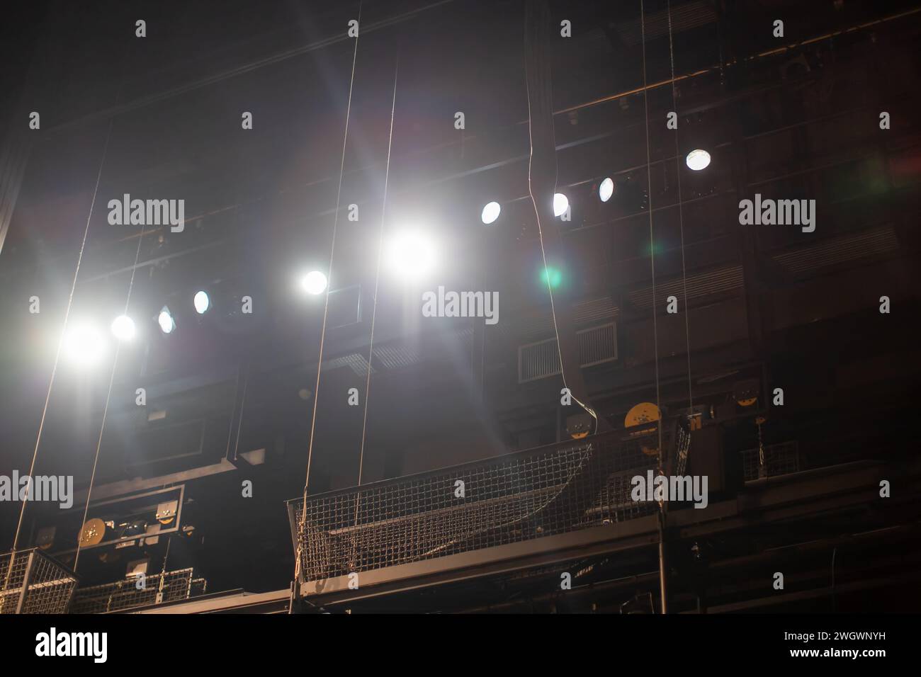 Stage lights spotlights illuminate concert hi-res stock photography and ...
