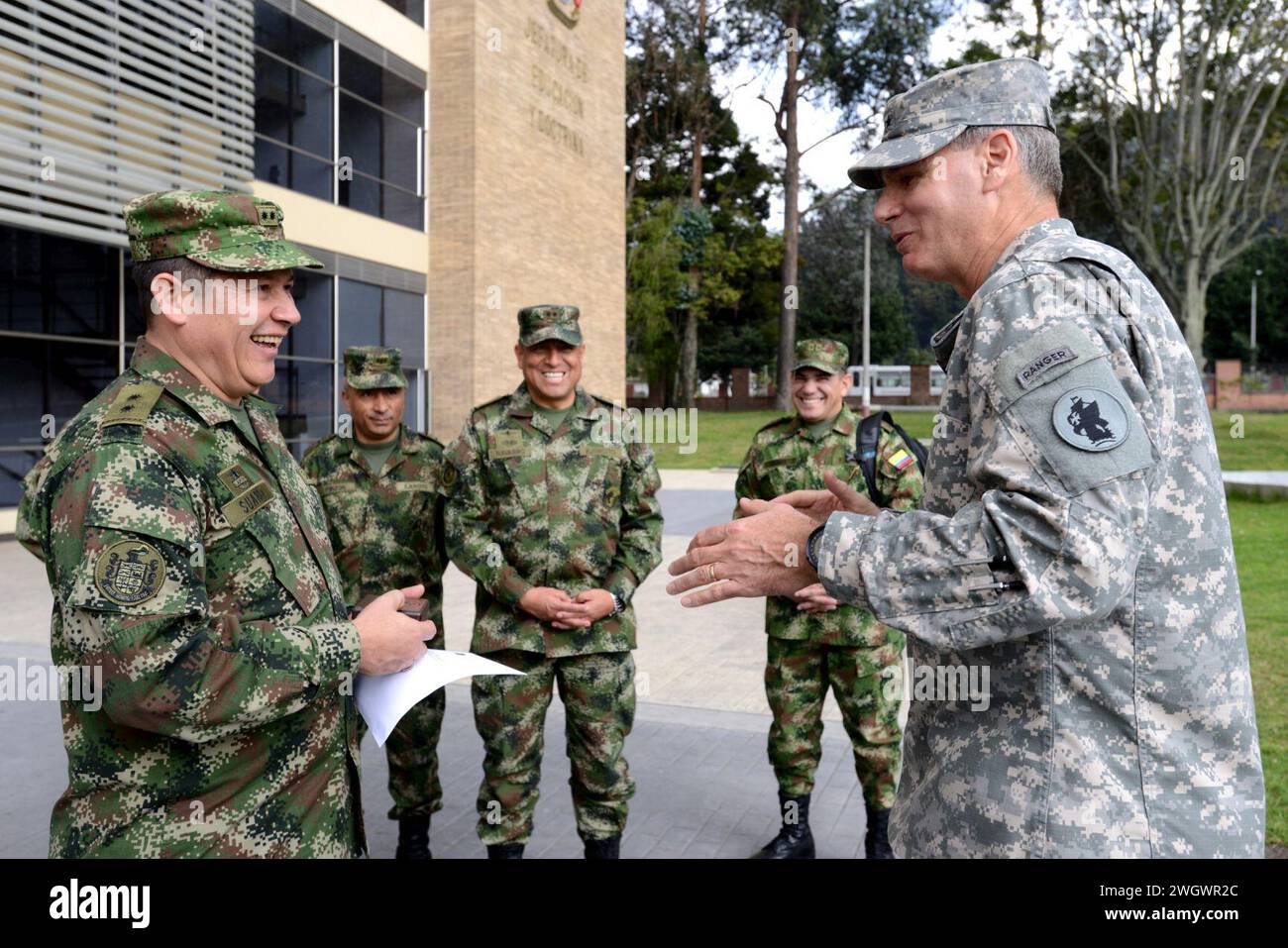Colombian army commander hi-res stock photography and images - Alamy