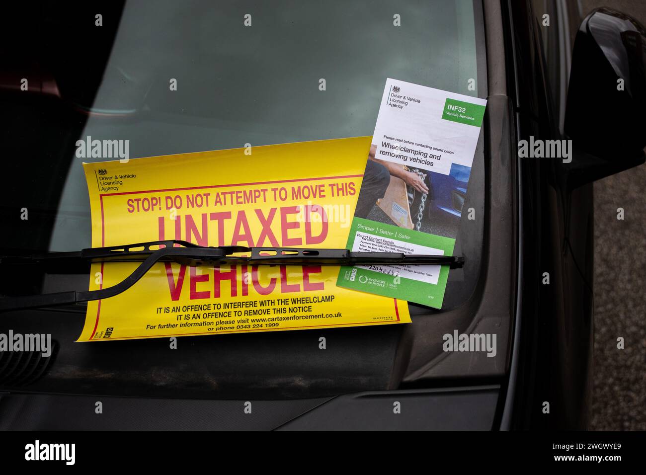 Driver vehicle licensing authority hi-res stock photography and images ...