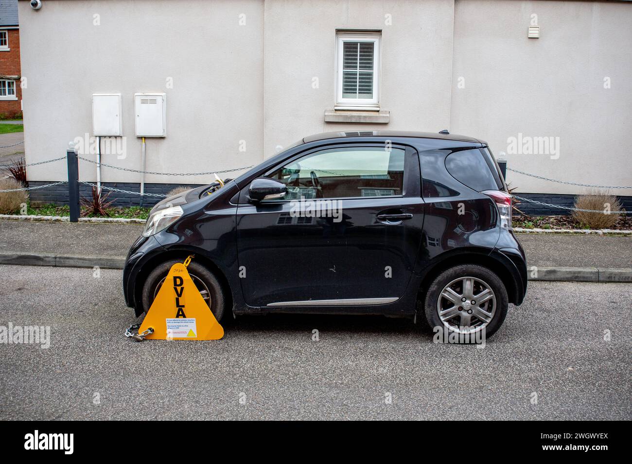 Driver vehicle licensing authority hi-res stock photography and images ...