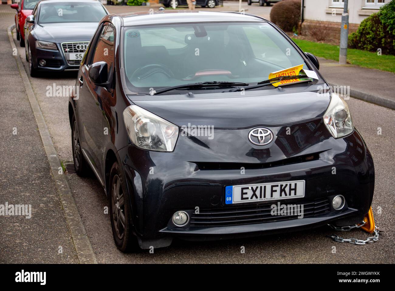 Driver vehicle licensing authority hi-res stock photography and images ...