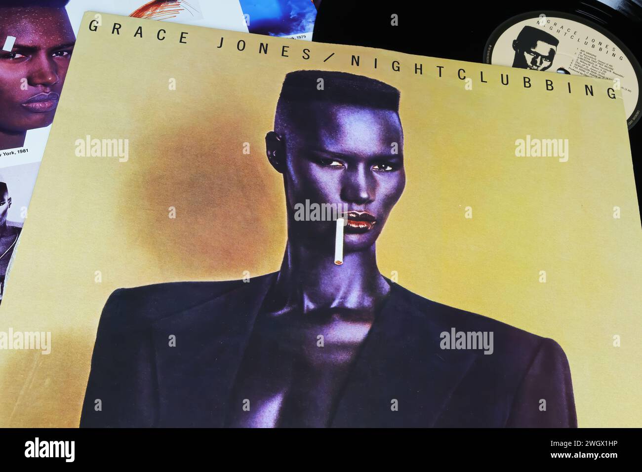 Nightclubbing grace jones hi-res stock photography and images - Alamy