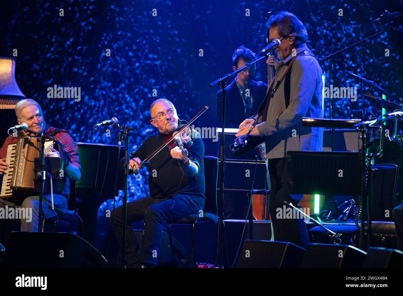 Glasgow Scotland. Aly Bain, Shetland fiddler, and accordian player Phil ...