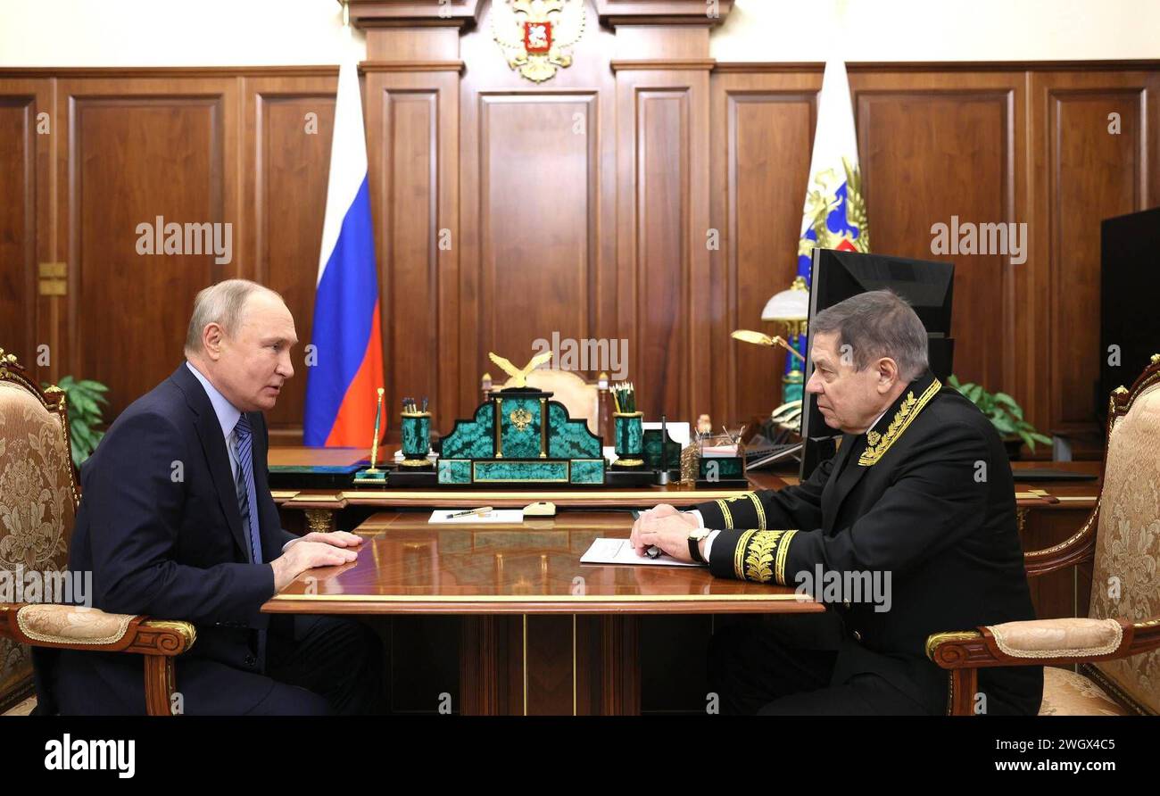 Russian President Vladimir Putin held a working meeting with President ...