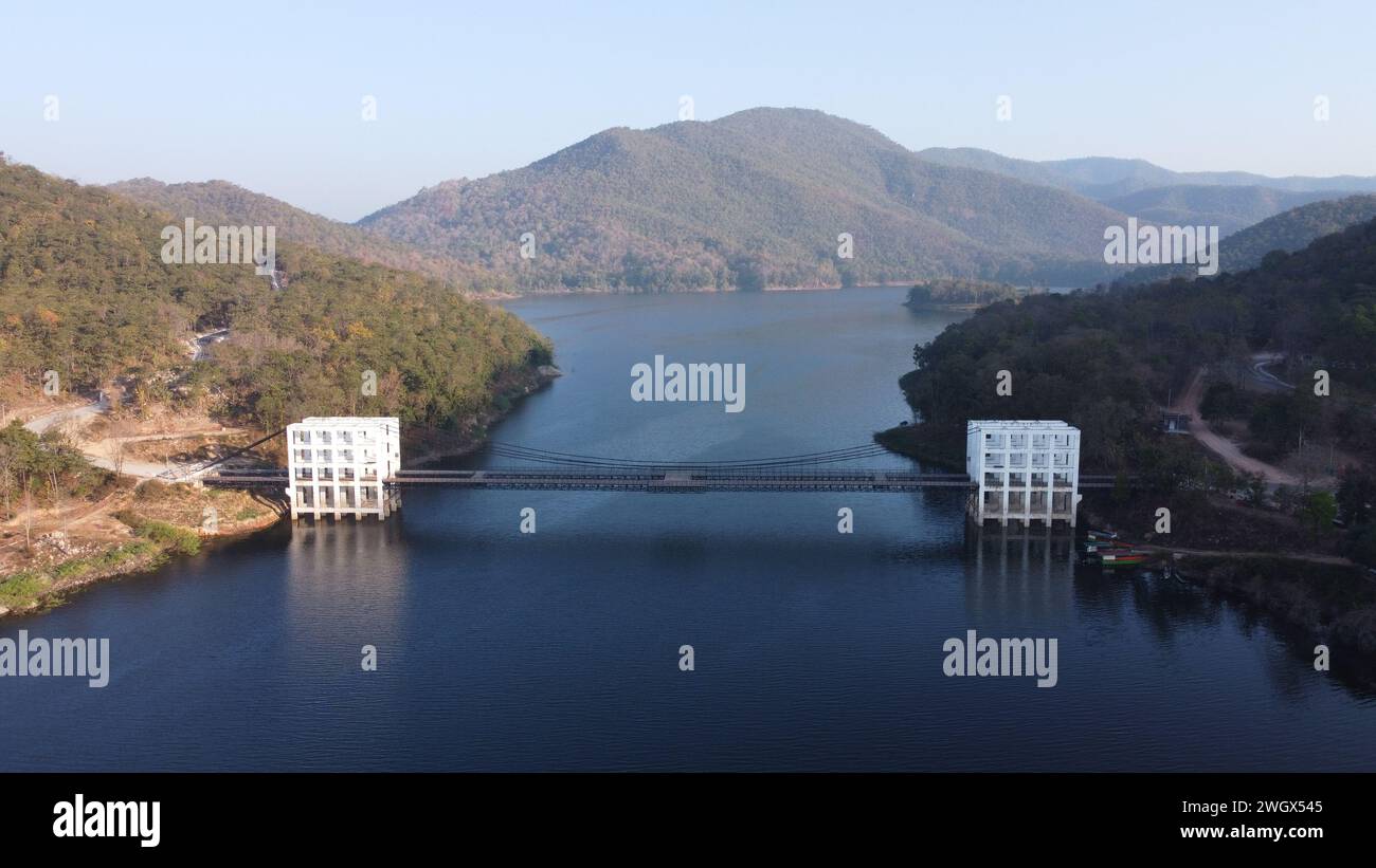 An aerial view of a lake bridge adorned with houses Stock Photo - Alamy