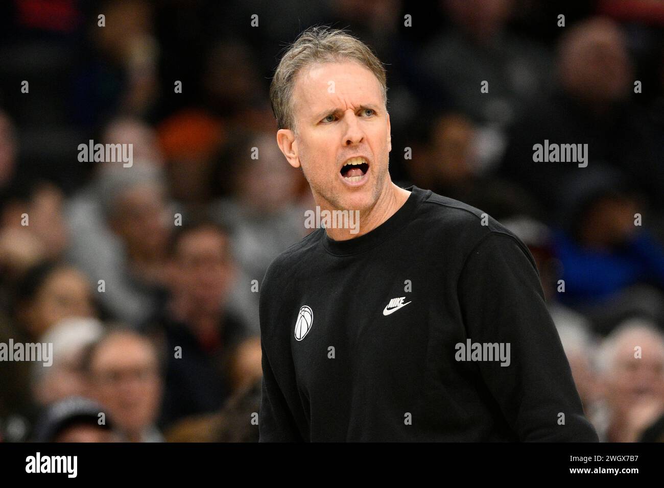 Washington Wizards interim head coach Brian Keefe in action during the ...