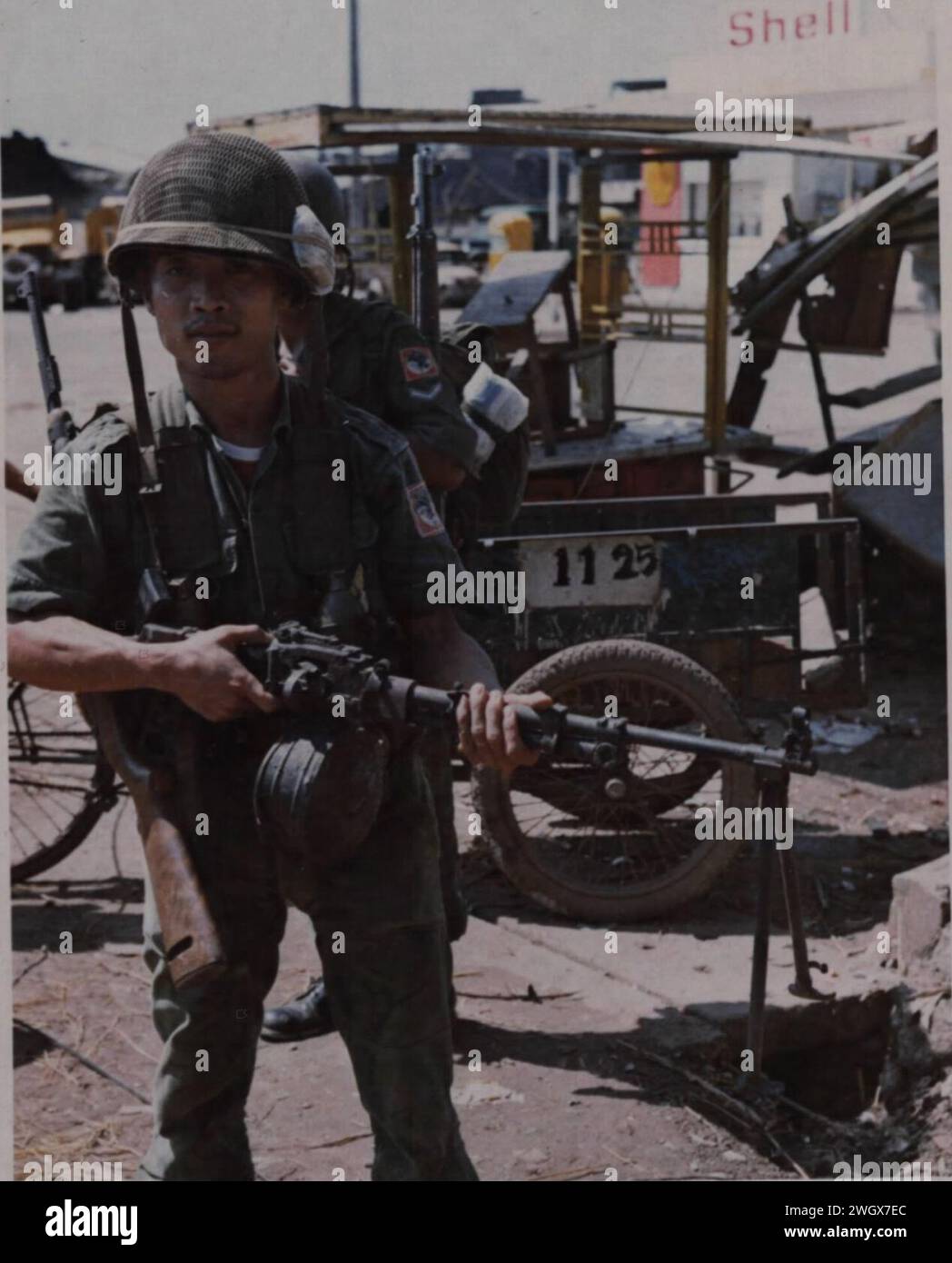 ARVN Airborne soldier with captured RPD, May Offensive, 7 May 1968 ...