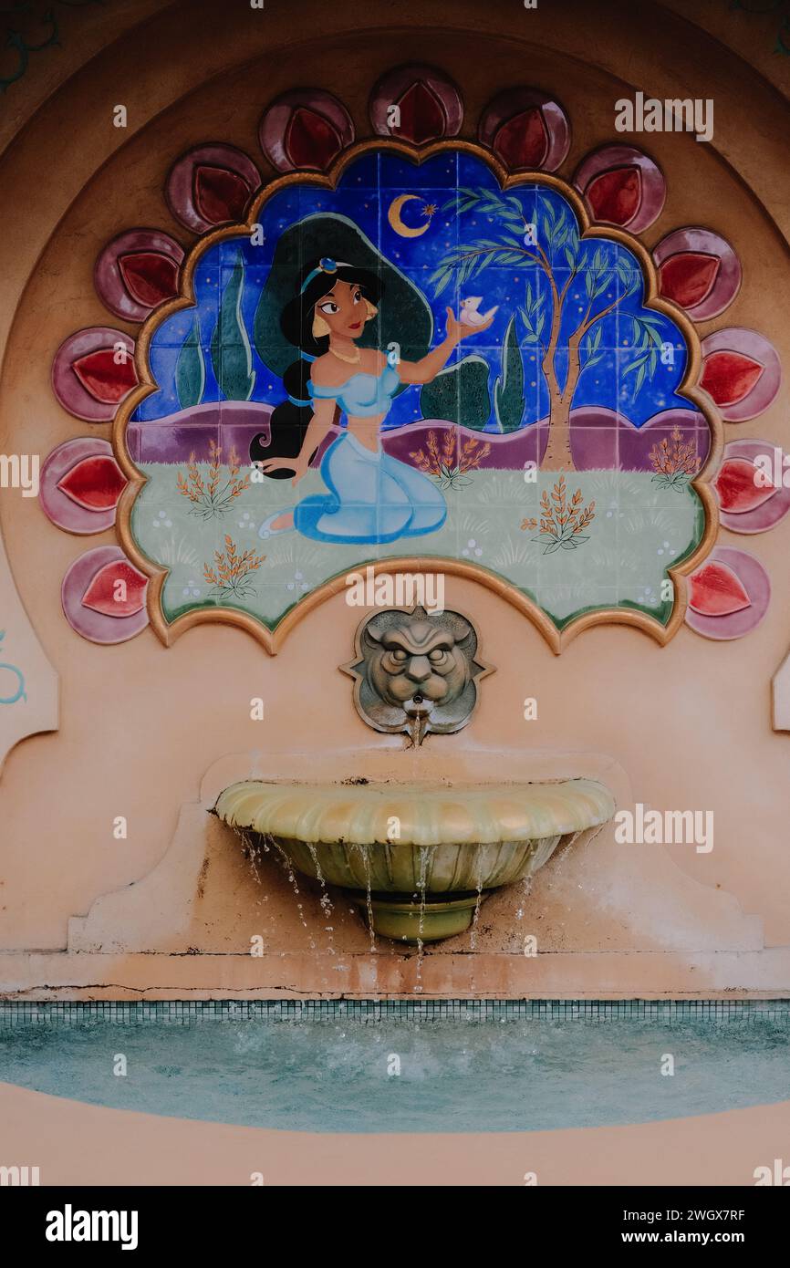 Disneyland fountain hi-res stock photography and images - Alamy