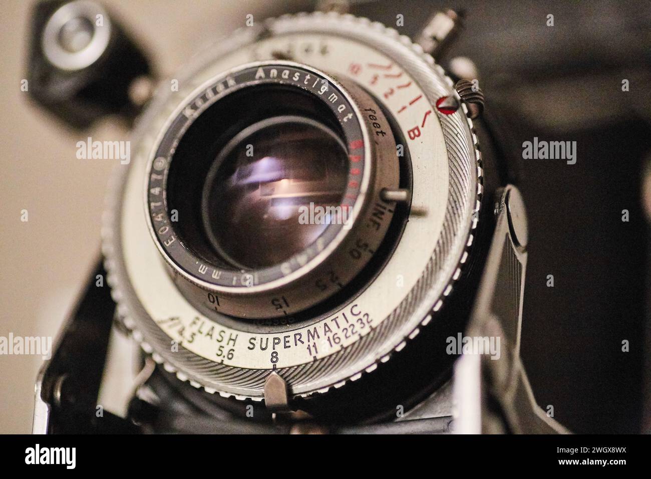 Vintage camera mechanics hi-res stock photography and images - Alamy