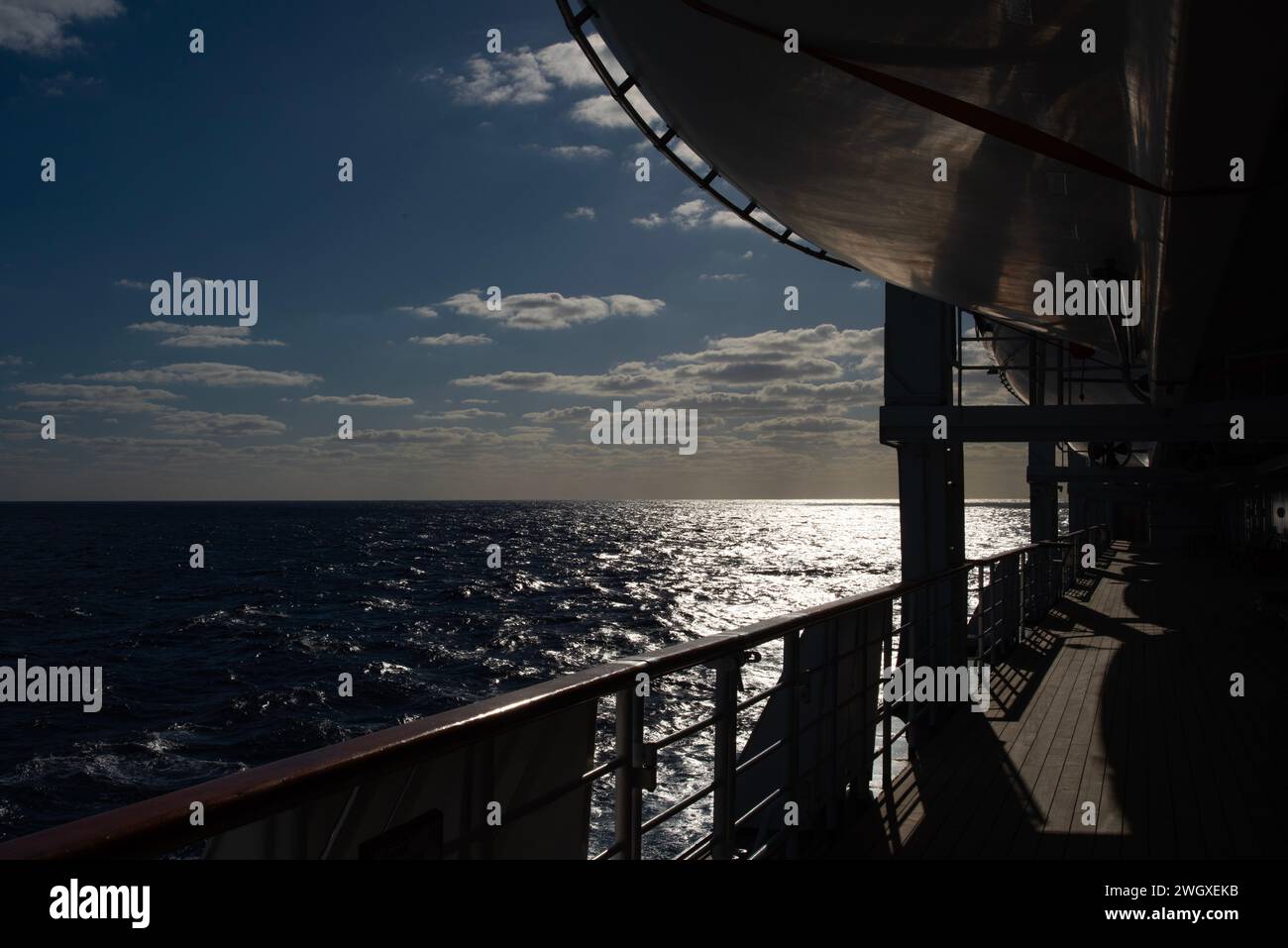 Afternnon sun hi-res stock photography and images - Alamy