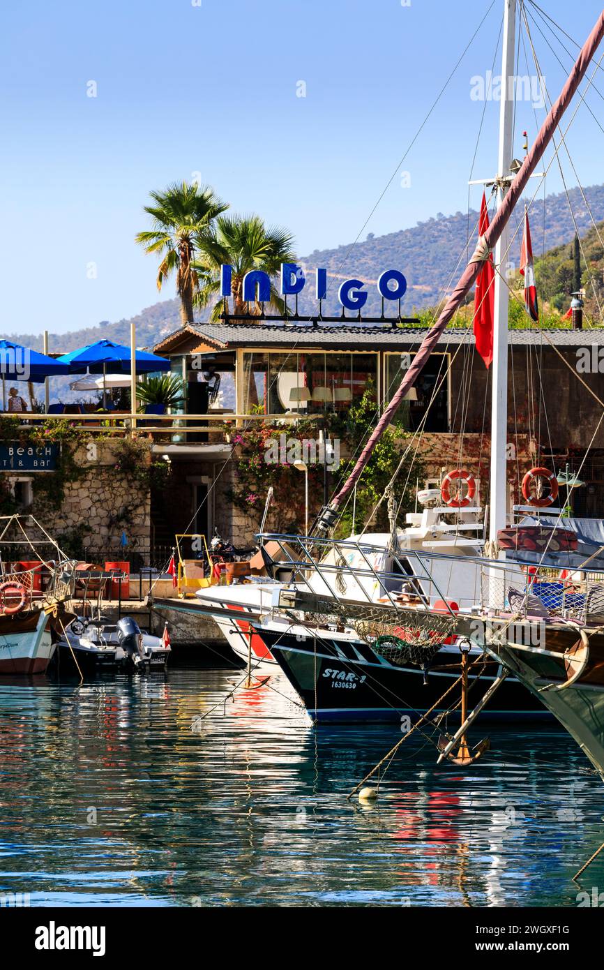 Harbour beach club hi-res stock photography and images - Alamy