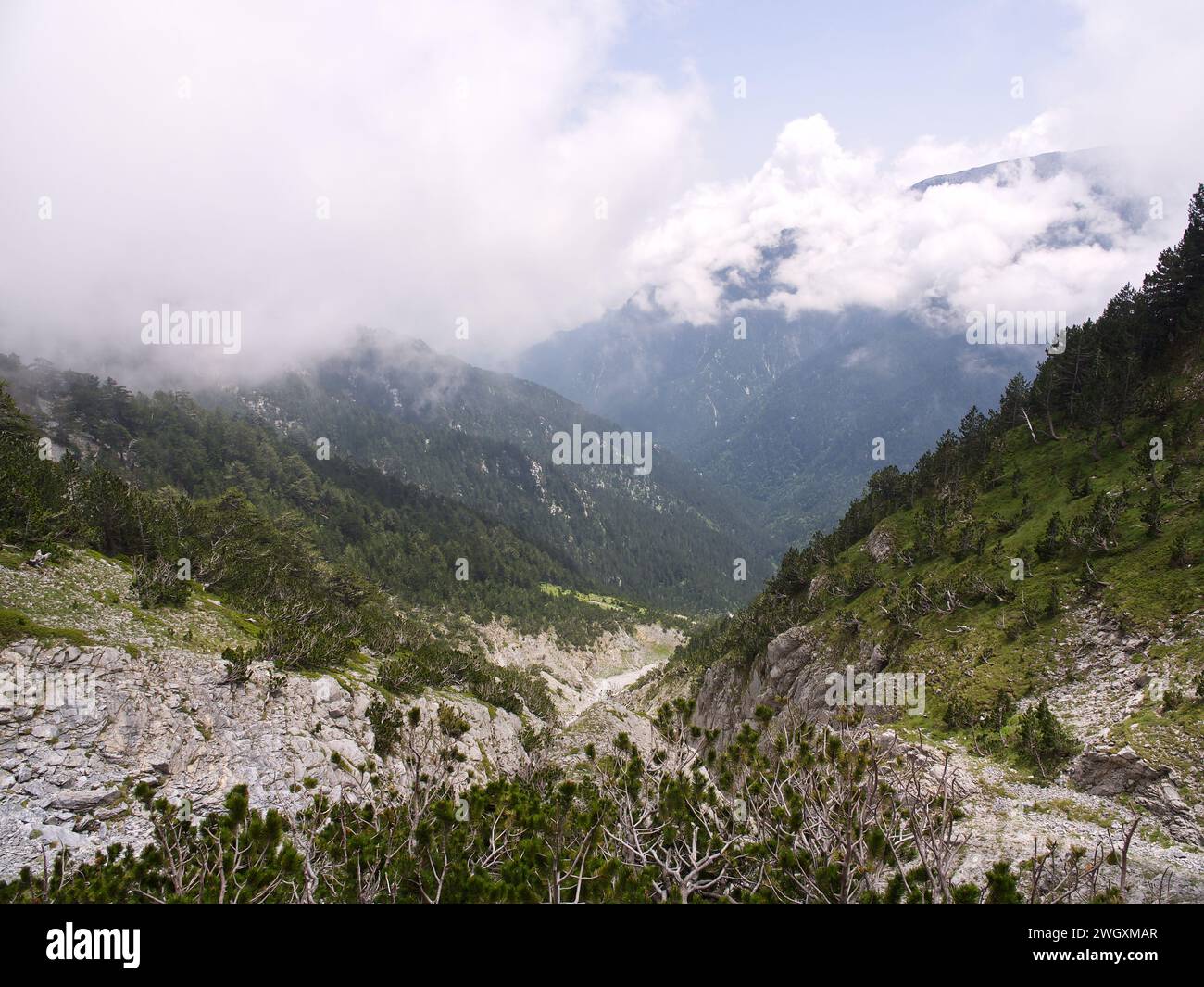 Olympus mountain range hi-res stock photography and images - Alamy